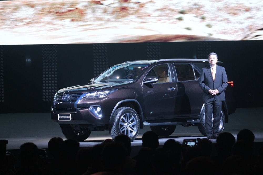 Deft Versus : เปรียบมวย Trio PPV - Toyota Fortuner + Mitsubishi Pajero Sport เกาเหลากับ Ford ...